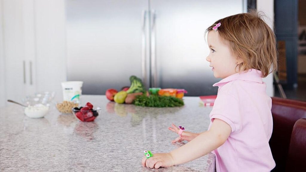 Why your child refuses to eat anything and what to do about it